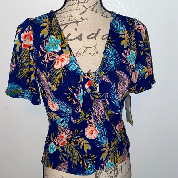 Rewind | Tops | Nwt Rewind Tropical Crop Top | Poshmark